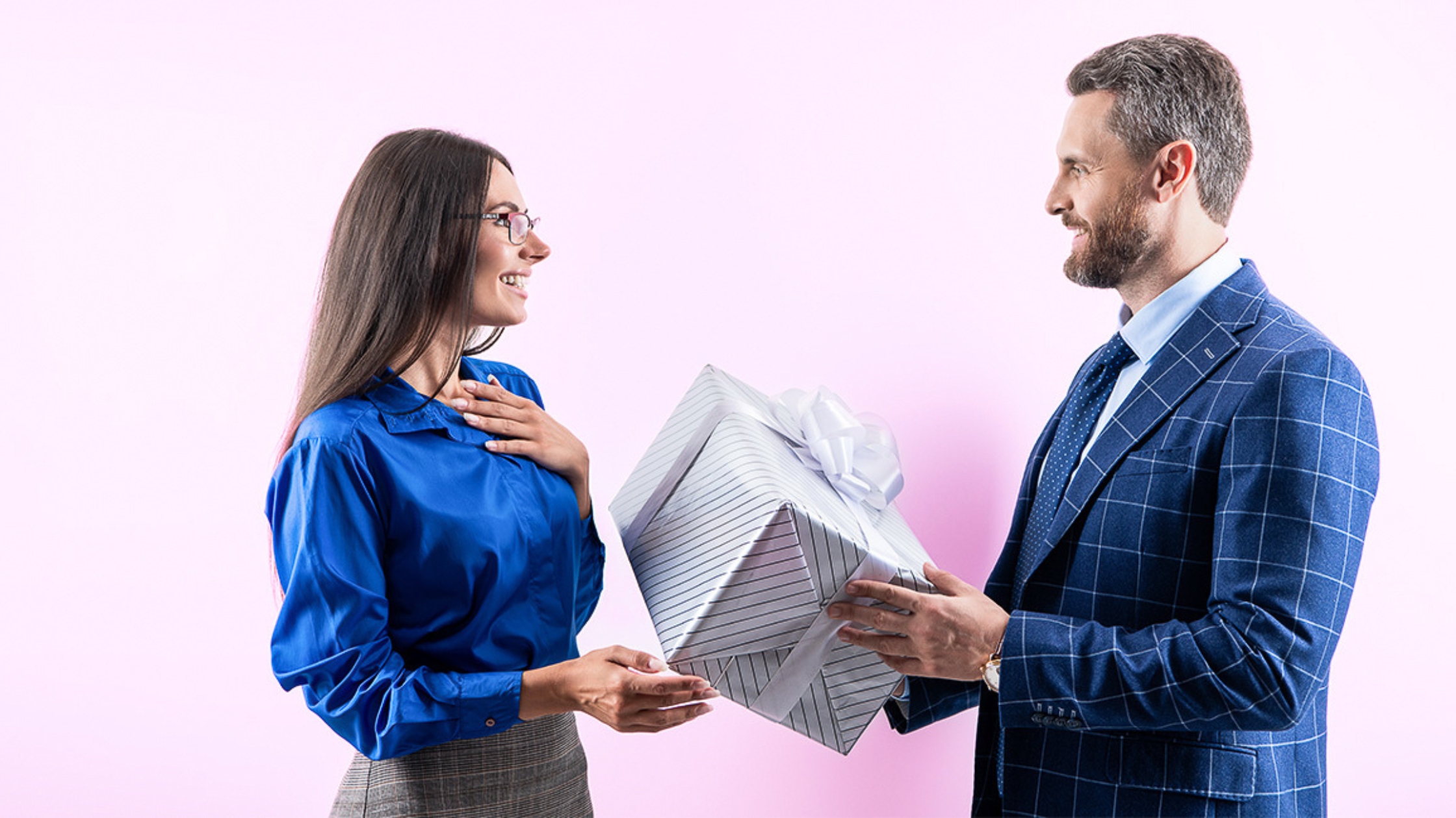 Valentine’s Day Apple Lover Gift Guide - Macally Blog