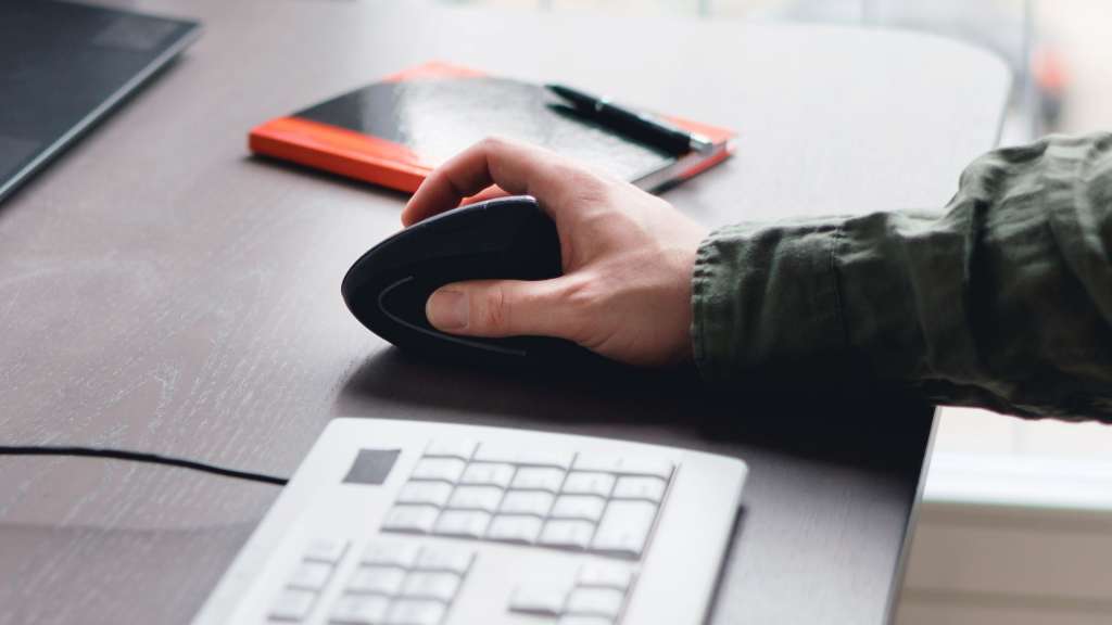The Best Mac Ergonomic Mouse In 2023 – Comparing The Top 5