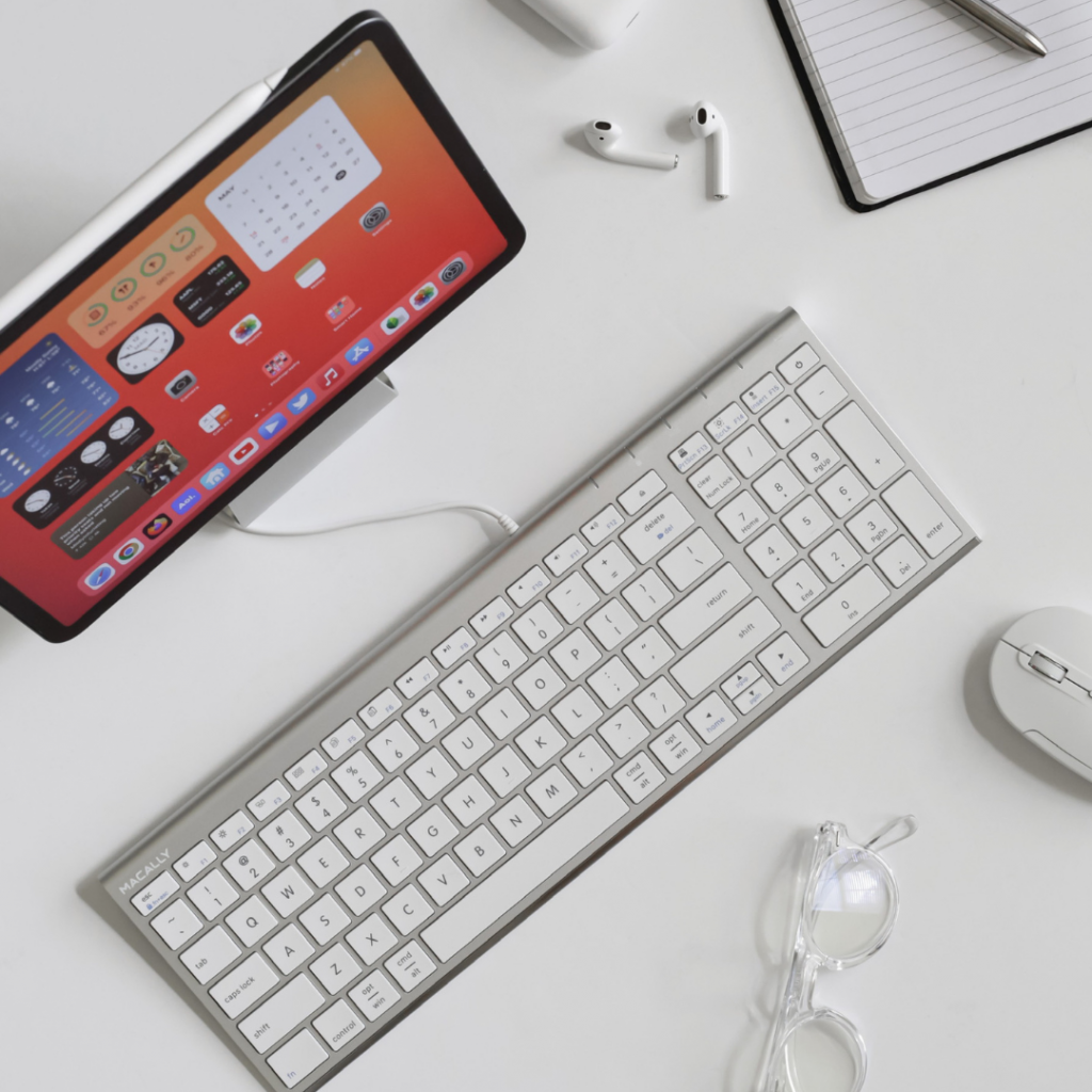 Why Need A Compact Keyboard with Number Pad? - Macally Blog