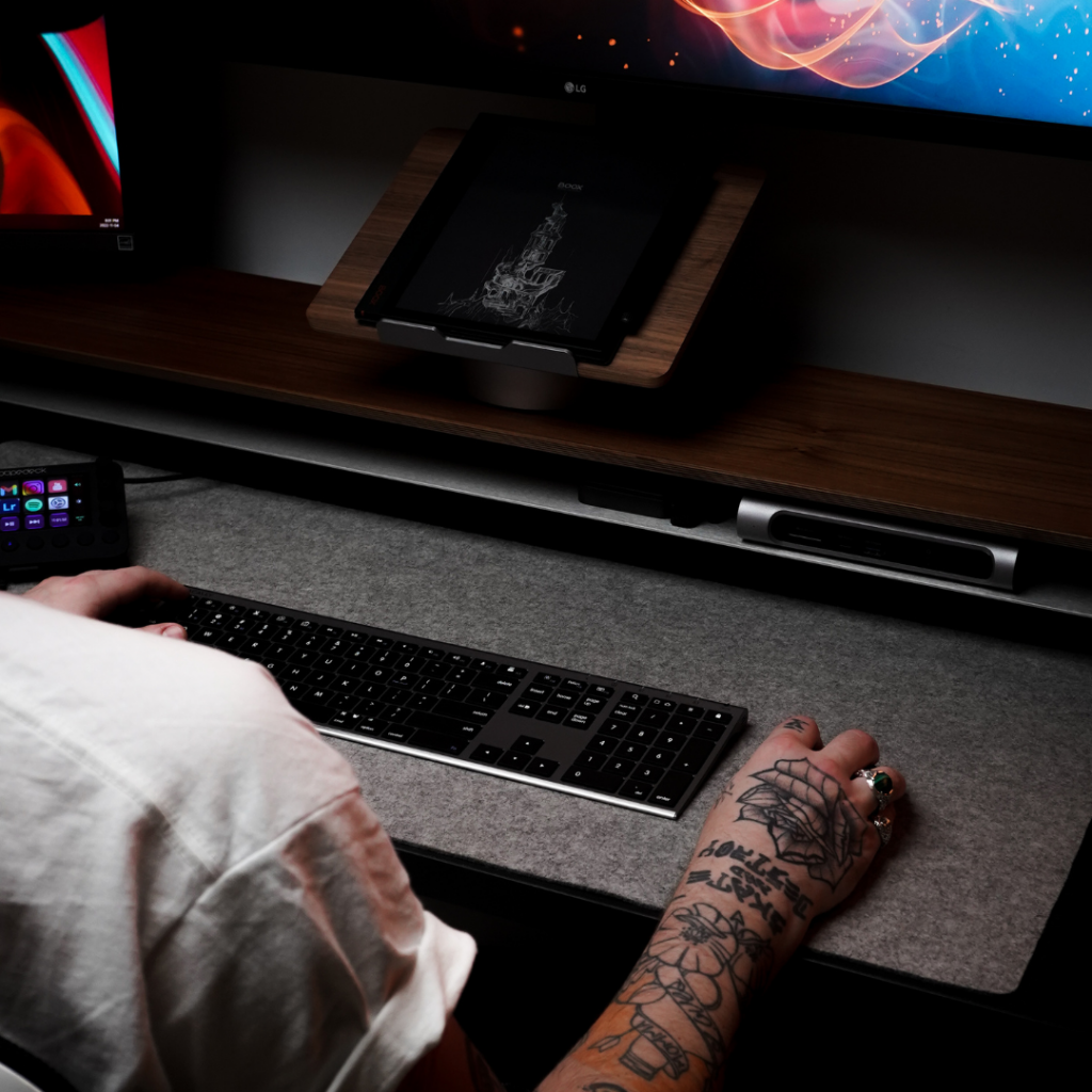 Ergonomic Laptop & Monitor WFH Setup - Macally Blog