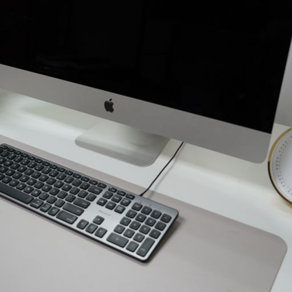 Best Wired Keyboard for Mac Options For 2023! - Macally Blog